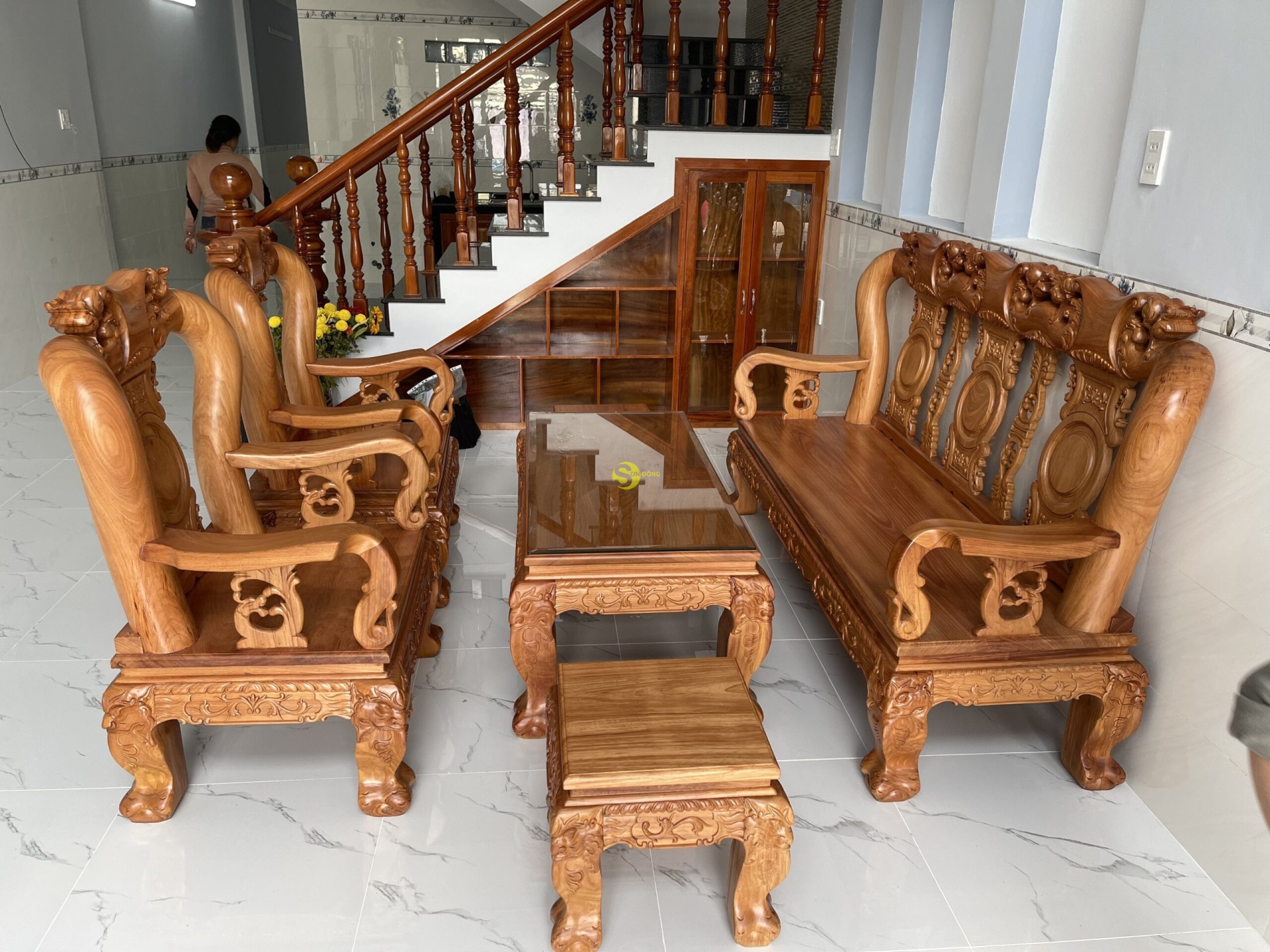 Bộ bàn ghế gỗ gõ đỏ tay 14: Chất lượng gỗ và lý do chọn mua